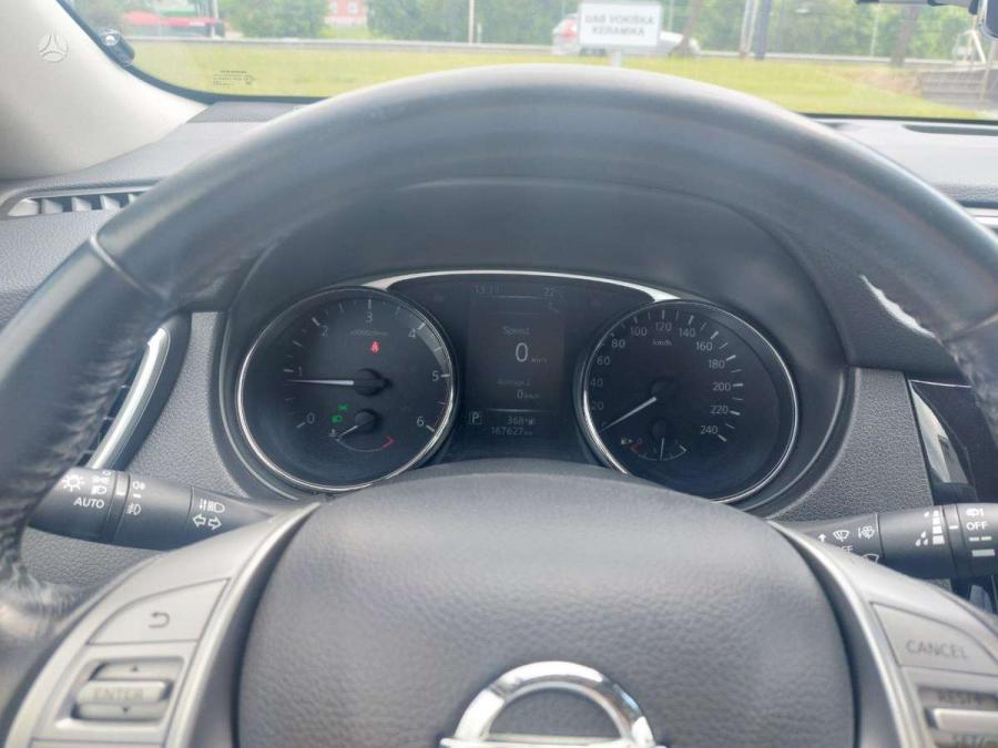 White Nissan X-Trail 2016 in Vilnius, with an engine capacity of 1.60 L and mileage of 168 thousand km for 10300 €, photo 7 on AUTOMOTO.COM.LV