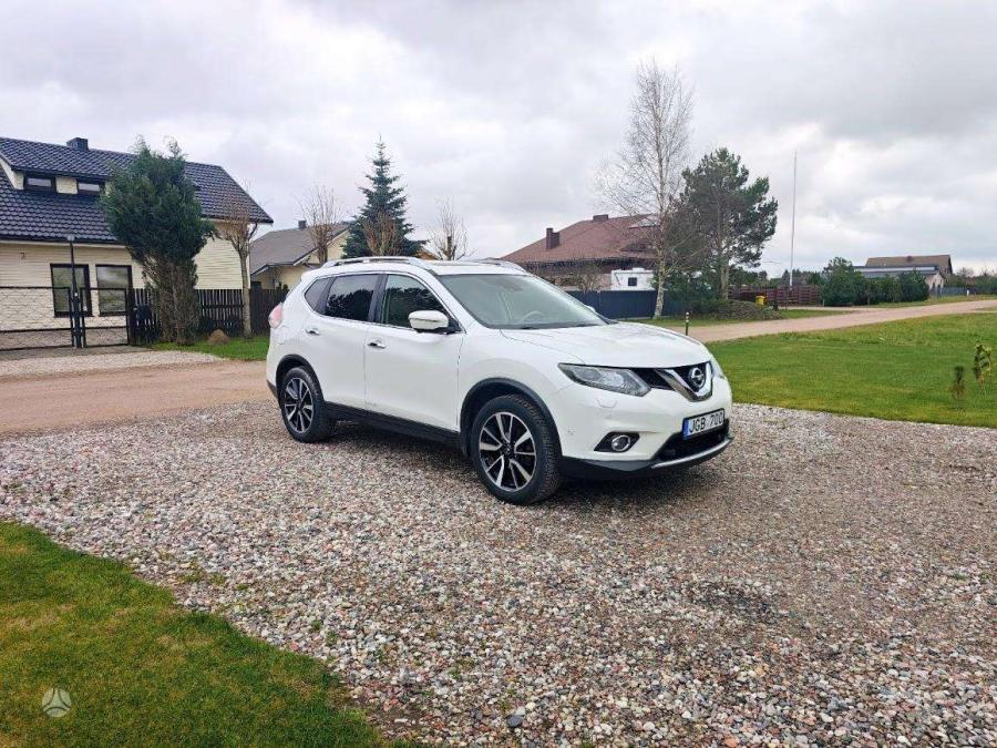 White Nissan X-Trail 2016 in Palanga, with an engine capacity of 1.60 L and mileage of 178 thousand km for 11300 €, photo 3 on AUTOMOTO.COM.LV