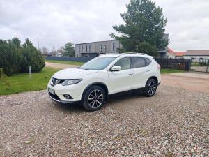 White Nissan X-Trail 2016 in Palanga, with an engine capacity of 1.60 L and mileage of 178 thousand km for 11300 €, photo 4 on AUTOMOTO.COM.LV