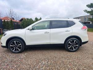 White Nissan X-Trail 2016 in Palanga, with an engine capacity of 1.60 L and mileage of 178 thousand km for 11300 €, photo 7 on AUTOMOTO.COM.LV