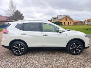 White Nissan X-Trail 2016 in Palanga, with an engine capacity of 1.60 L and mileage of 178 thousand km for 11300 €, photo 8 on AUTOMOTO.COM.LV