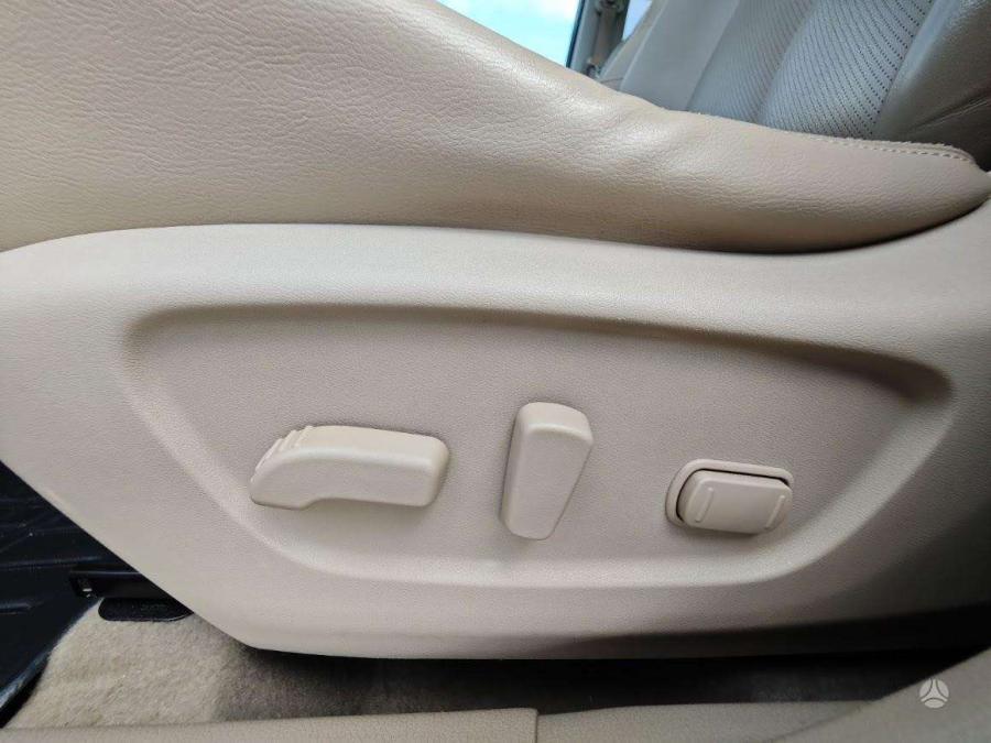 White Nissan X-Trail 2016 in Palanga, with an engine capacity of 1.60 L and mileage of 178 thousand km for 11300 €, photo 11 on AUTOMOTO.COM.LV