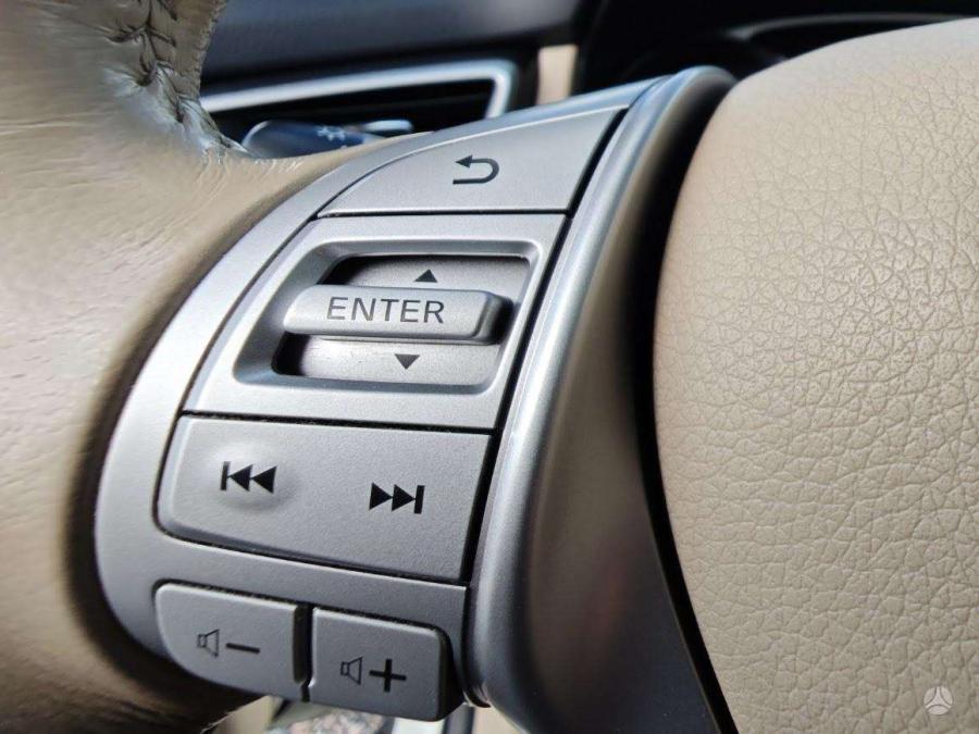 White Nissan X-Trail 2016 in Palanga, with an engine capacity of 1.60 L and mileage of 178 thousand km for 11300 €, photo 12 on AUTOMOTO.COM.LV