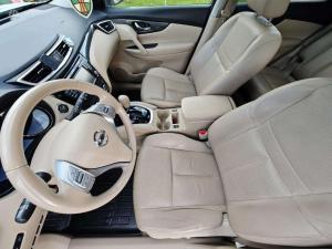 White Nissan X-Trail 2016 in Palanga, with an engine capacity of 1.60 L and mileage of 178 thousand km for 11300 €, photo 15 on AUTOMOTO.COM.LV