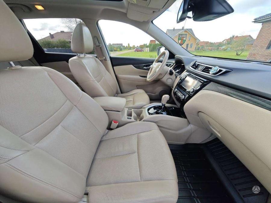 White Nissan X-Trail 2016 in Palanga, with an engine capacity of 1.60 L and mileage of 178 thousand km for 11300 €, photo 19 on AUTOMOTO.COM.LV