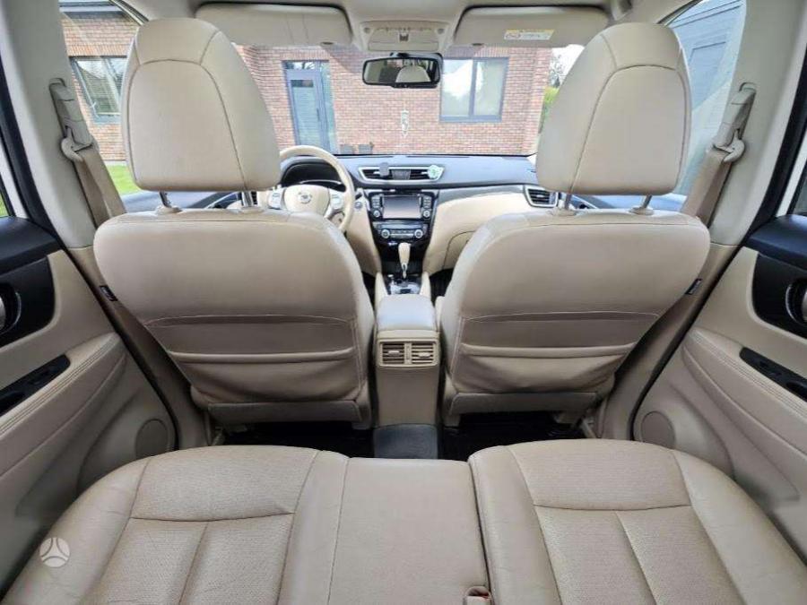 White Nissan X-Trail 2016 in Palanga, with an engine capacity of 1.60 L and mileage of 178 thousand km for 11300 €, photo 20 on AUTOMOTO.COM.LV