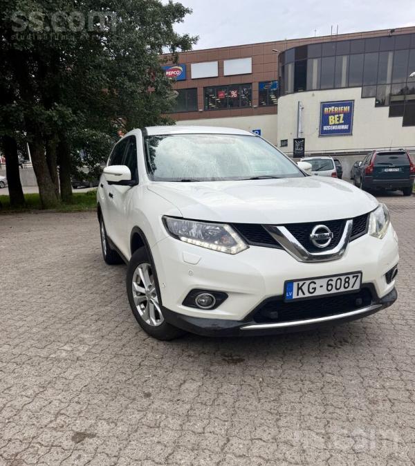 Nissan X-Trail 2016 in Riga on AUTOMOTO.COM.LV White Nissan X-Trail 2016 in Riga, with an engine capacity of 1.60 L and mileage of 221 thousand km for 8200 ā¬, photo 1 on AUTOMOTO.COM.LV