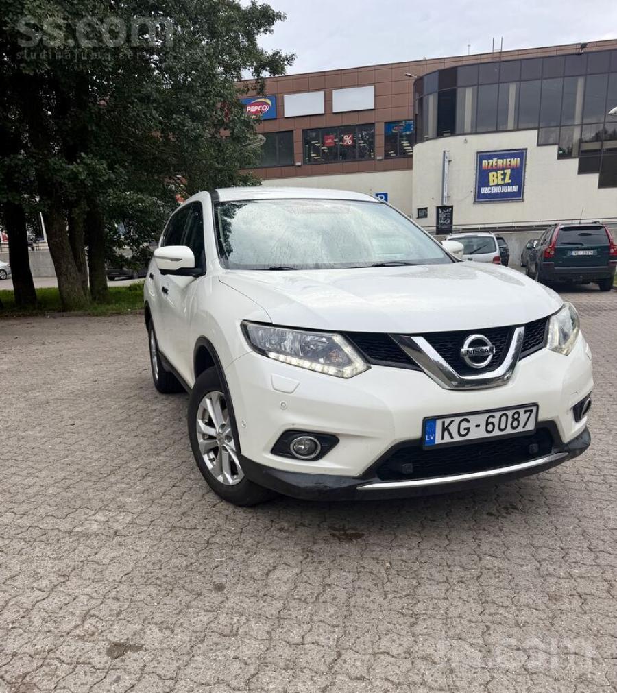 White Nissan X-Trail 2016 in Riga, with an engine capacity of 1.60 L and mileage of 221 thousand km for 8200 €, photo 1 on AUTOMOTO.COM.LV