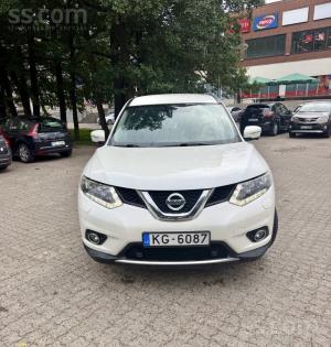 White Nissan X-Trail 2016 in Riga, with an engine capacity of 1.60 L and mileage of 221 thousand km for 8200 €, photo 4 on AUTOMOTO.COM.LV