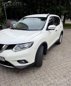 White Nissan X-Trail 2016 in Riga, with an engine capacity of 1.60 L and mileage of 221 thousand km for 8200 €, photo 5 on AUTOMOTO.COM.LV