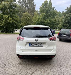 White Nissan X-Trail 2016 in Riga, with an engine capacity of 1.60 L and mileage of 221 thousand km for 8200 €, photo 7 on AUTOMOTO.COM.LV