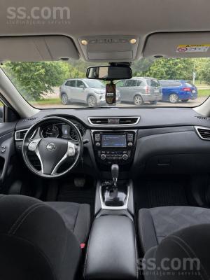 White Nissan X-Trail 2016 in Riga, with an engine capacity of 1.60 L and mileage of 221 thousand km for 8200 €, photo 11 on AUTOMOTO.COM.LV