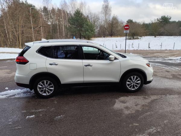White Nissan X-Trail 2017 in Vilnius, with an engine capacity of 2.50 L and mileage of 119 thousand km for 8700 €, photo 10 on AUTOMOTO.COM.LV