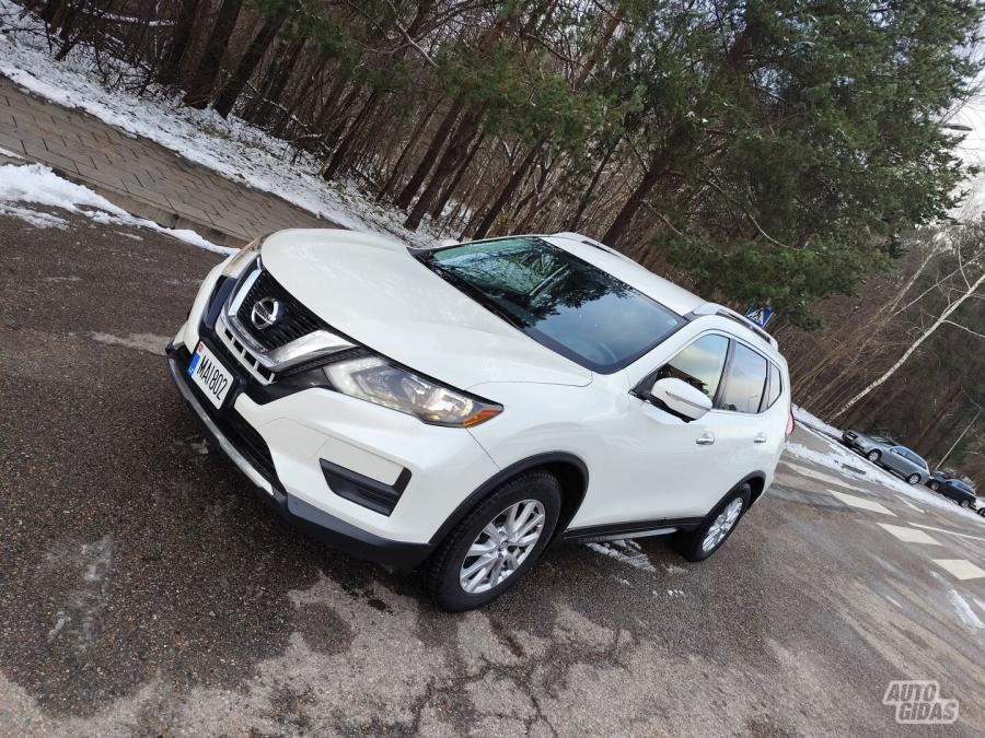White Nissan X-Trail 2017 in Vilnius, with an engine capacity of 2.50 L and mileage of 119 thousand km for 8400 €, photo 2 on AUTOMOTO.COM.LV
