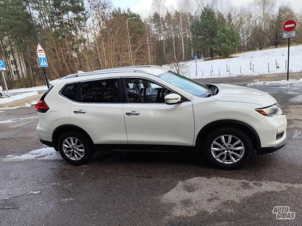 White Nissan X-Trail 2017 in Vilnius, with an engine capacity of 2.50 L and mileage of 119 thousand km for 8300 €, photo 7 on AUTOMOTO.COM.LV