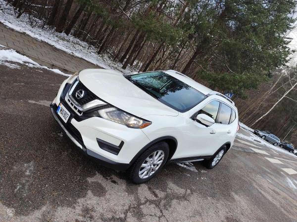 White Nissan X-Trail 2017 in Vilnius, with an engine capacity of 2.49 L and mileage of 119 thousand km for 8300 €, photo 2 on AUTOMOTO.COM.LV