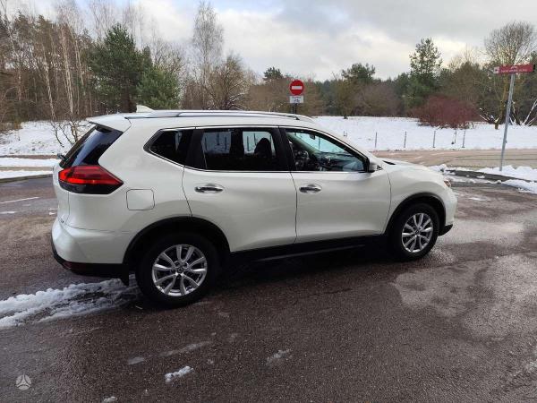 White Nissan X-Trail 2017 in Vilnius, with an engine capacity of 2.49 L and mileage of 119 thousand km for 8300 €, photo 5 on AUTOMOTO.COM.LV