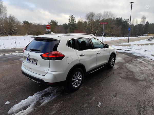 White Nissan X-Trail 2017 in Vilnius, with an engine capacity of 2.49 L and mileage of 119 thousand km for 8300 €, photo 7 on AUTOMOTO.COM.LV
