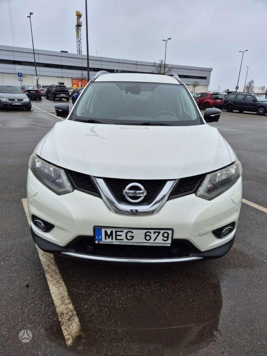 White Nissan X-Trail 2017 in Vilnius, with an engine capacity of 1.60 L and mileage of 162 thousand km for 9000 €, photo 2 on AUTOMOTO.COM.LV