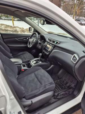 White Nissan X-Trail 2017 in Vilnius, with an engine capacity of 1.60 L and mileage of 162 thousand km for 9000 €, photo 9 on AUTOMOTO.COM.LV