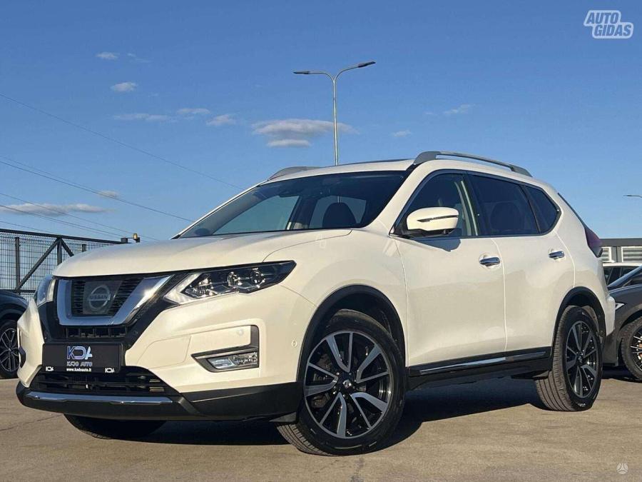 White Nissan X-Trail 2017 in Marijampole, with an engine capacity of 2.00 L and mileage of 107 thousand km for 15750 €, photo 3 on AUTOMOTO.COM.LV