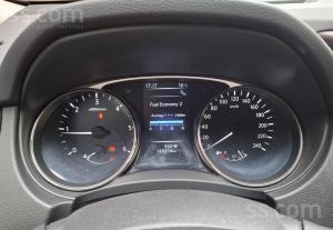 White Nissan X-Trail 2017 in Liepaja, with an engine capacity of 1.60 L and mileage of 166 thousand km for 10700 €, photo 8 on AUTOMOTO.COM.LV