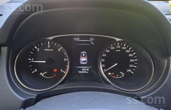 White Nissan X-Trail 2017 in Liepaja, with an engine capacity of 1.60 L and mileage of 167 thousand km for 9700 €, photo 7 on AUTOMOTO.COM.LV