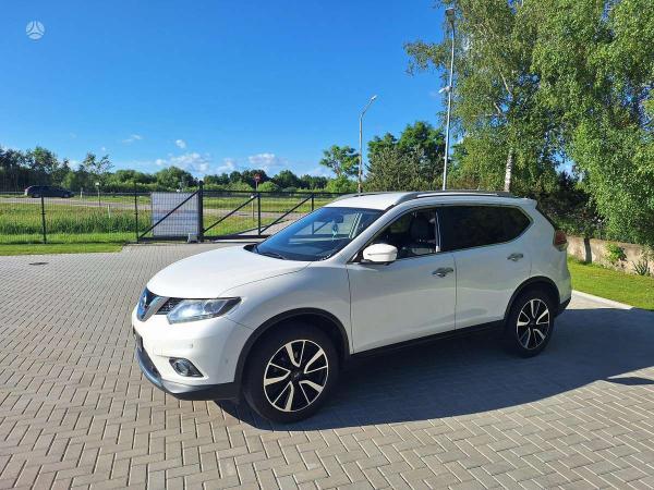 White Nissan X-Trail 2017 in Kaunas, with an engine capacity of 1.60 L and mileage of 163 thousand km for 9950 €, photo 5 on AUTOMOTO.COM.LV
