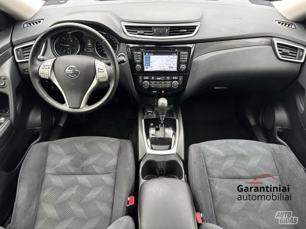 White Nissan X-Trail 2017 in Avizieniai, with an engine capacity of 0.00 L and mileage of 157 thousand km for 12950 €, photo 3 on AUTOMOTO.COM.LV