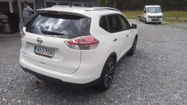 White Nissan X-Trail 2017 in Marijampole, with an engine capacity of 2.00 L and mileage of 267 thousand km for 5900 €, photo 4 on AUTOMOTO.COM.LV