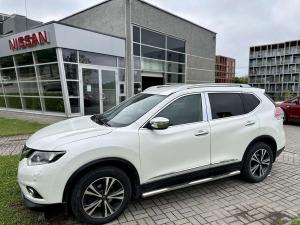 White Nissan X-Trail 2017 in Klaipeda, with an engine capacity of 1.60 L and mileage of 159 thousand km for 13800 €, photo 4 on AUTOMOTO.COM.LV