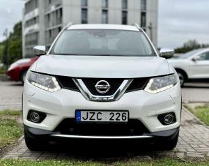 White Nissan X-Trail 2017 in Klaipeda, with an engine capacity of 1.60 L and mileage of 159 thousand km for 13800 €, photo 7 on AUTOMOTO.COM.LV