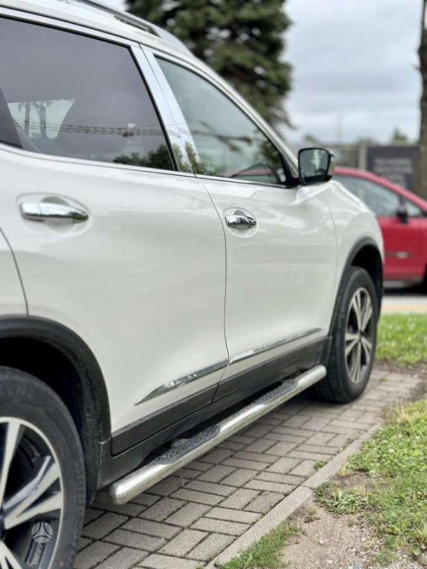 White Nissan X-Trail 2017 in Klaipeda, with an engine capacity of 1.60 L and mileage of 159 thousand km for 13800 €, photo 9 on AUTOMOTO.COM.LV