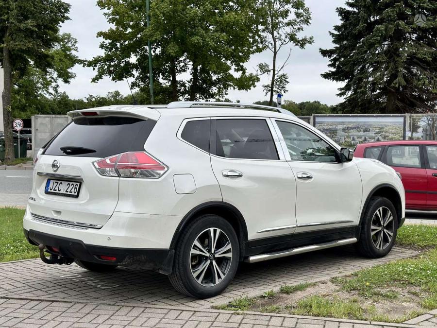 White Nissan X-Trail 2017 in Klaipeda, with an engine capacity of 1.60 L and mileage of 159 thousand km for 13800 €, photo 11 on AUTOMOTO.COM.LV