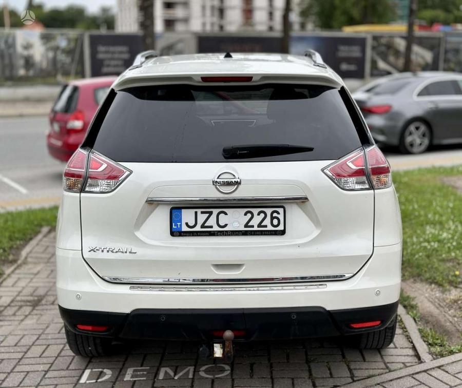 White Nissan X-Trail 2017 in Klaipeda, with an engine capacity of 1.60 L and mileage of 159 thousand km for 13800 €, photo 12 on AUTOMOTO.COM.LV