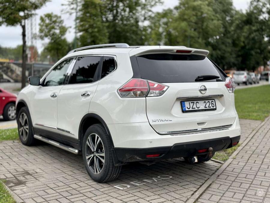 White Nissan X-Trail 2017 in Klaipeda, with an engine capacity of 1.60 L and mileage of 159 thousand km for 13800 €, photo 13 on AUTOMOTO.COM.LV