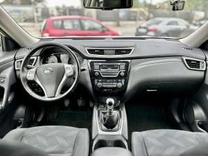White Nissan X-Trail 2017 in Klaipeda, with an engine capacity of 1.60 L and mileage of 159 thousand km for 13800 €, photo 15 on AUTOMOTO.COM.LV