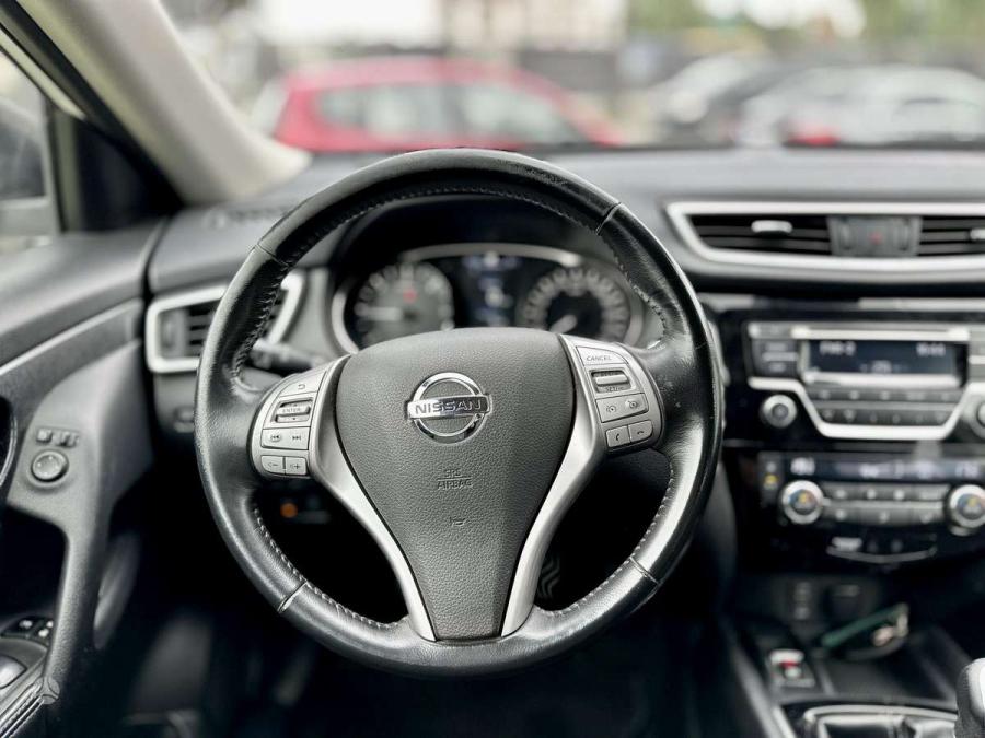 White Nissan X-Trail 2017 in Klaipeda, with an engine capacity of 1.60 L and mileage of 159 thousand km for 13800 €, photo 16 on AUTOMOTO.COM.LV