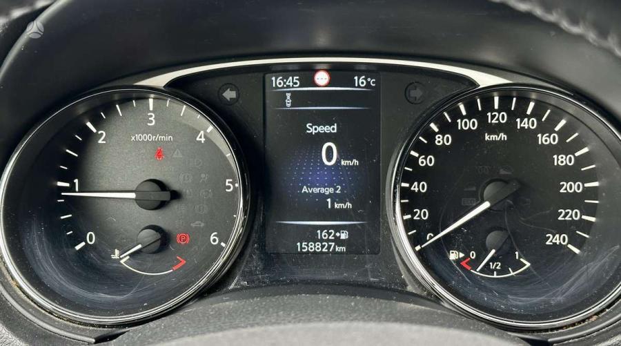 White Nissan X-Trail 2017 in Klaipeda, with an engine capacity of 1.60 L and mileage of 159 thousand km for 13800 €, photo 18 on AUTOMOTO.COM.LV