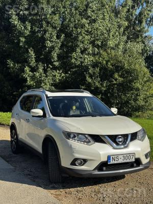 Balts Nissan X-Trail 2017 Rīga, ar dzinēja tilpumu 1.60 L un nobraukumu 241 tūkst. km par 10000 €, foto  vietnē AUTOMOTO.COM.LV