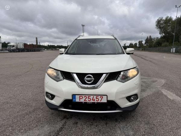 Nissan X-Trail 2017 in Marijampole on AUTOMOTO.COM.LV White Nissan X-Trail 2017 in Marijampole, with an engine capacity of 2.00 L and mileage of 264 thousand km for 5900 €, photo 3 on AUTOMOTO.COM.LV