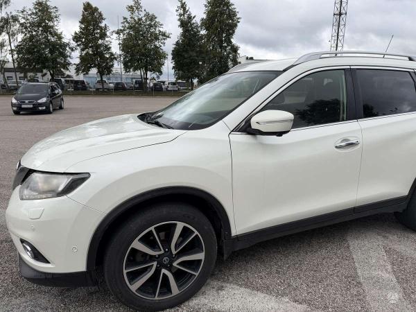 Nissan X-Trail 2017 in Marijampole on AUTOMOTO.COM.LV White Nissan X-Trail 2017 in Marijampole, with an engine capacity of 2.00 L and mileage of 264 thousand km for 5900 €, photo 10 on AUTOMOTO.COM.LV
