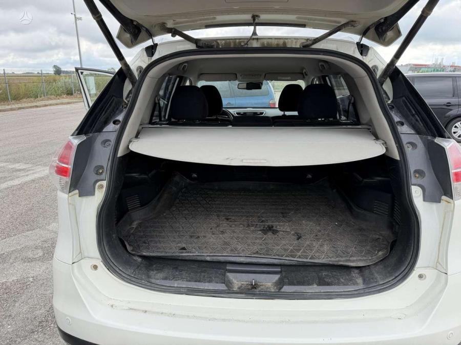 White Nissan X-Trail 2017 in Marijampole, with an engine capacity of 2.00 L and mileage of 264 thousand km for 5900 €, photo 14 on AUTOMOTO.COM.LV