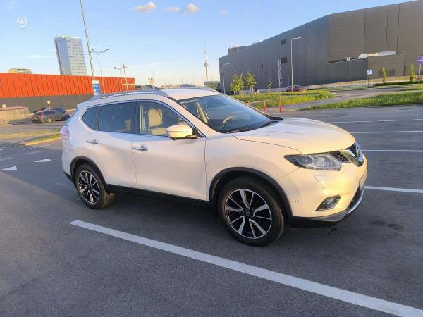 Balts Nissan X-Trail 2017 Viļņa, ar dzinēja tilpumu 1.60 L un nobraukumu 141 tūkst. km par 11000 €, foto 3 vietnē AUTOMOTO.COM.LV