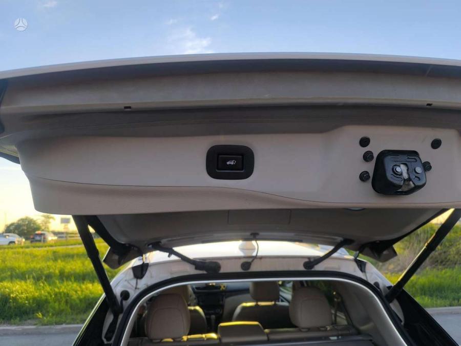 White Nissan X-Trail 2017 in Vilnius, with an engine capacity of 1.60 L and mileage of 141 thousand km for 11000 €, photo 10 on AUTOMOTO.COM.LV