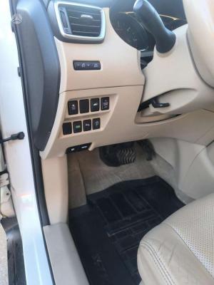 White Nissan X-Trail 2017 in Vilnius, with an engine capacity of 1.60 L and mileage of 141 thousand km for 11000 €, photo 17 on AUTOMOTO.COM.LV