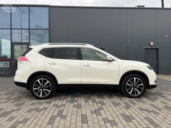 Nissan X-Trail 2017 in Siauliai on AUTOMOTO.COM.LV White Nissan X-Trail 2017 in Siauliai, with an engine capacity of 2.00 L and mileage of 210 thousand km for 12500 €, photo 5 on AUTOMOTO.COM.LV