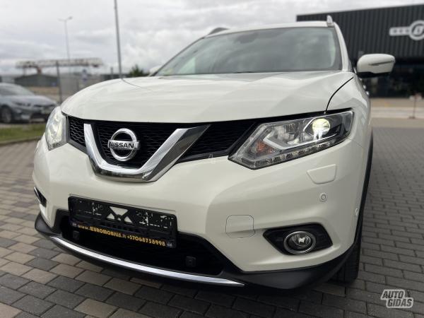Nissan X-Trail 2017 in Siauliai on AUTOMOTO.COM.LV White Nissan X-Trail 2017 in Siauliai, with an engine capacity of 2.00 L and mileage of 210 thousand km for 12500 €, photo 11 on AUTOMOTO.COM.LV