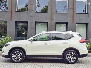 White Nissan X-Trail 2018 in Taurage, with an engine capacity of 1.60 L and mileage of 267 thousand km for 9900 €, photo 5 on AUTOMOTO.COM.LV