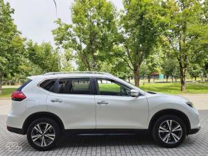 White Nissan X-Trail 2018 in Taurage, with an engine capacity of 1.60 L and mileage of 267 thousand km for 9900 €, photo 8 on AUTOMOTO.COM.LV